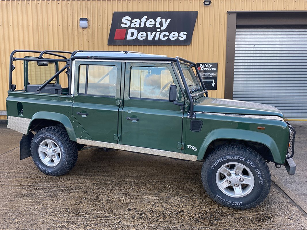 ROLL CAGE INTERNO/ESTERNO A 10 PUNTI DEFENDER 110 SOFT TOP – Aylmer Motors